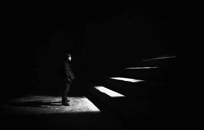 How to shoot good black and white photography? Light is also important ...