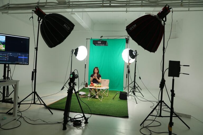 Comprehensive Guide to Studio Lighting Equipment (From Beginner to Pro ...